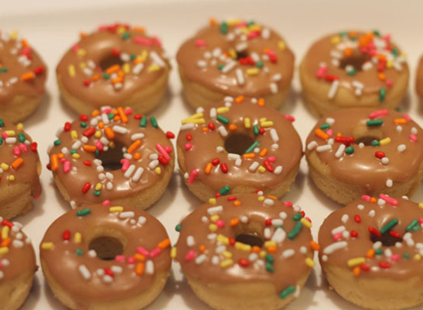 Recipe: Mini Donuts | Mimi & Chichi BlogMimi & Chichi Blog